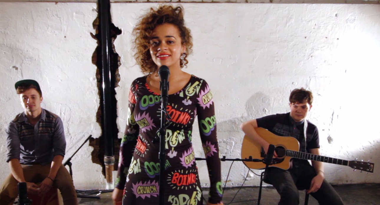 Watch Little Nikki perform Intro Intro for The Line of Best Fit