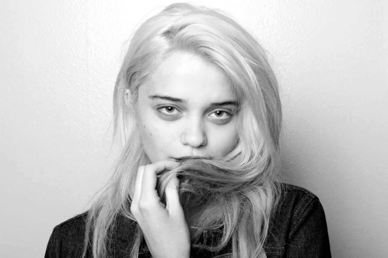 Sky Ferreira announces debut album and Fallon appearance