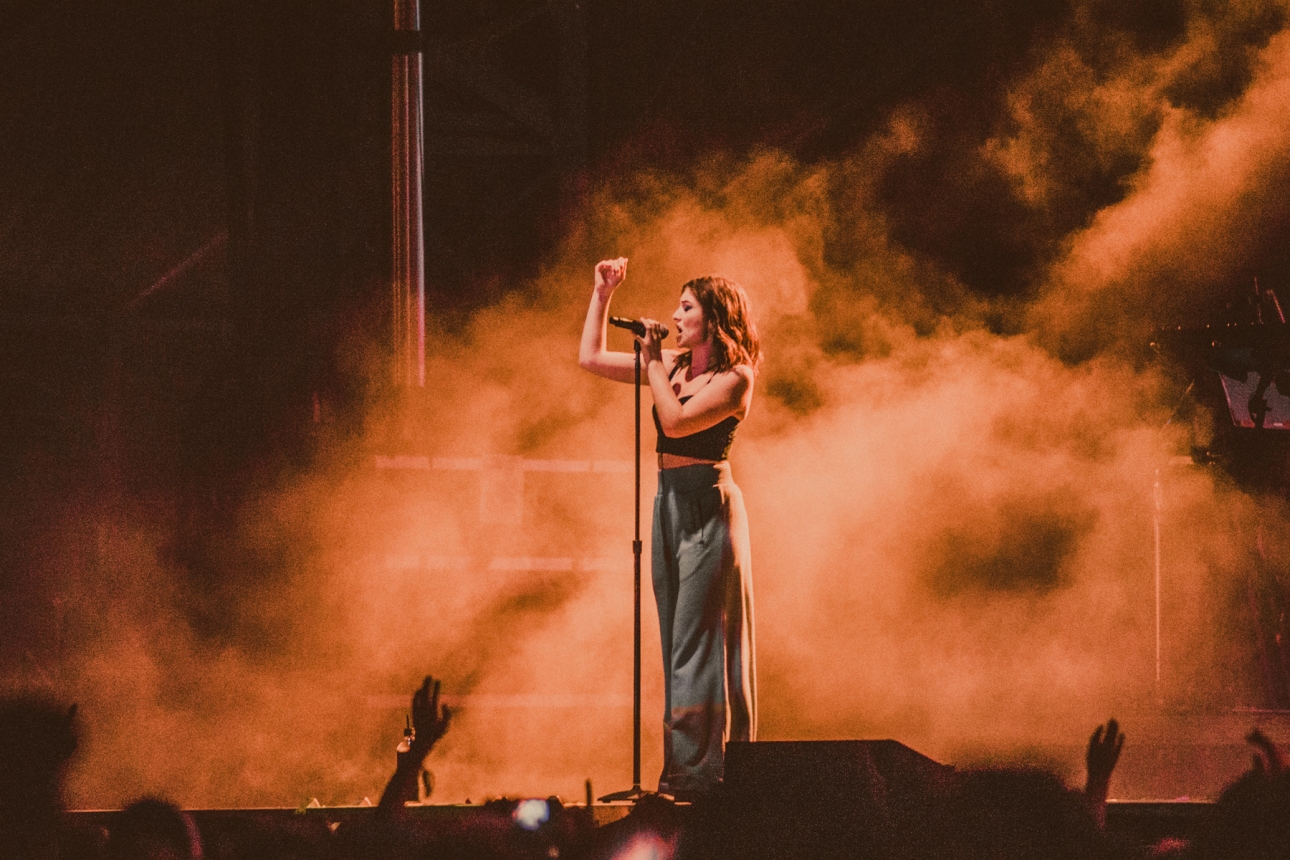Lorde’s third album is “in the oven”