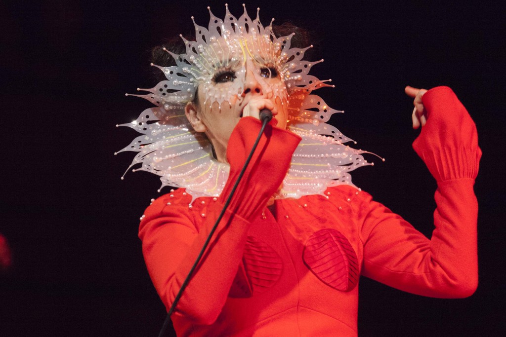 Björk reveals stunning VR visuals for Vulnicura track “Notget”