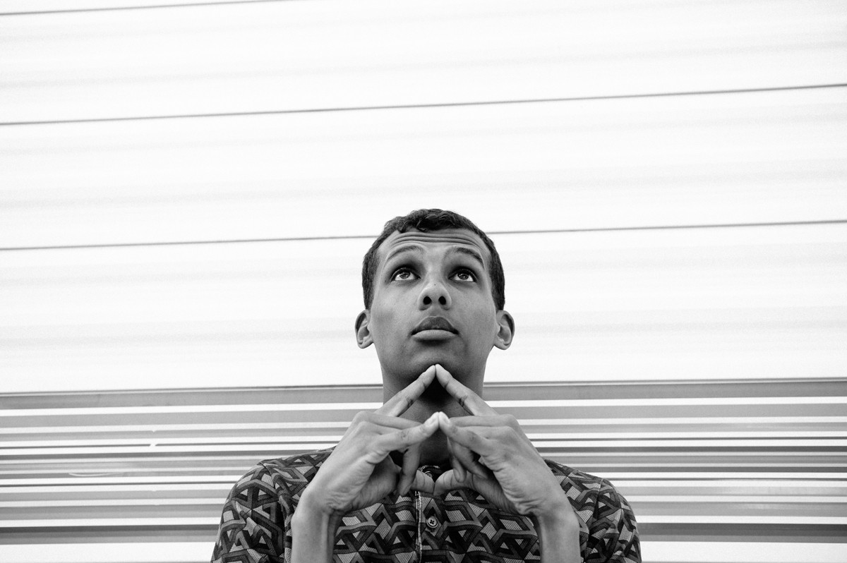 Stromae returns with nine-minute track and video “Défiler”