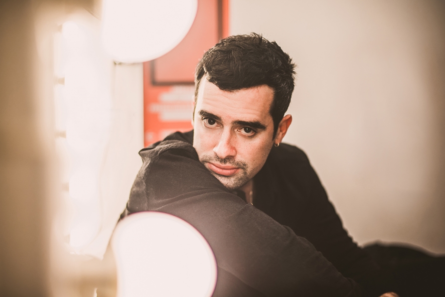 Gabriel Ríos Backstage with Best Fit