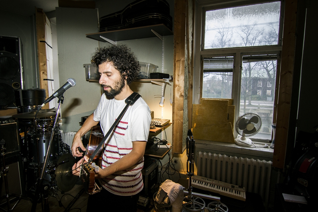 Photos of José González rehearsing in Gothenburg