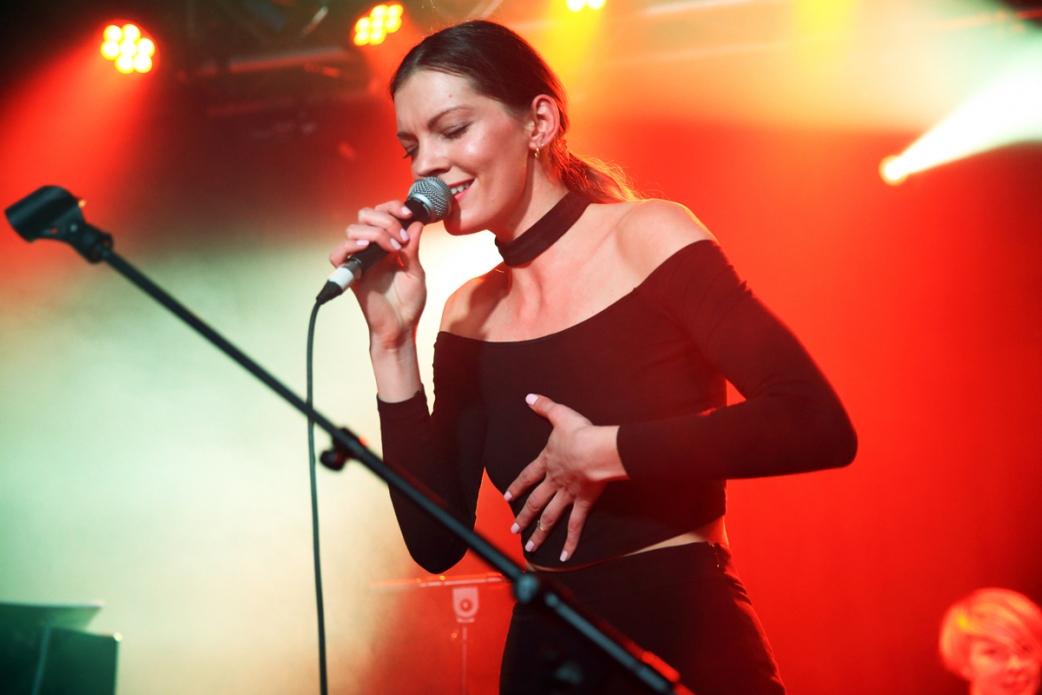 Photos of Rosie Lowe at Oslo in London