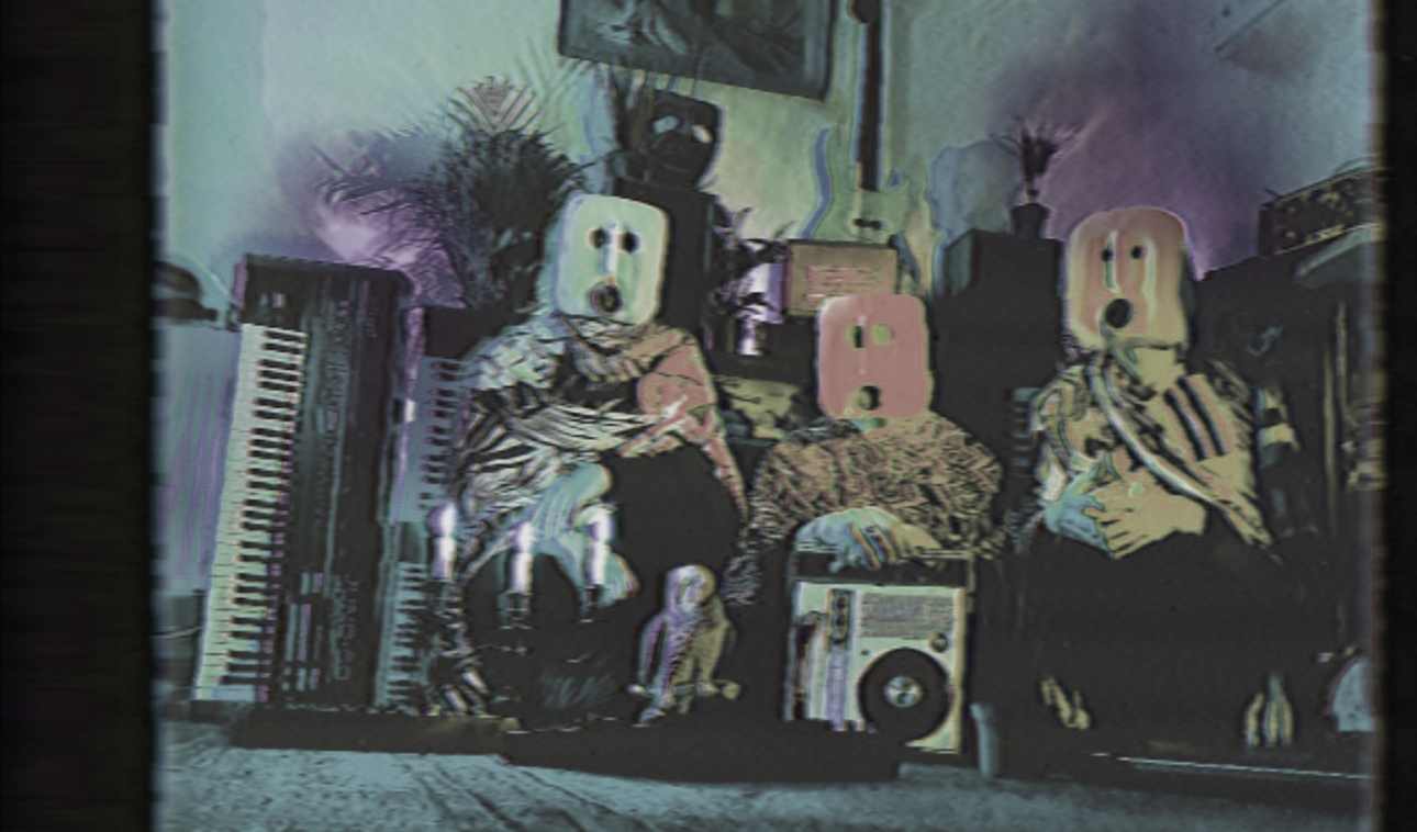 Fall in love to the dreamy, lo-fi soundscapes of Dwen's haunted ...