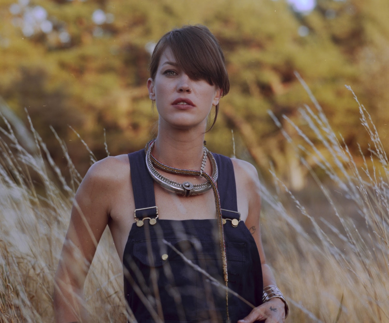 Elliphant shares nostalgic new anthem “Time Machine”