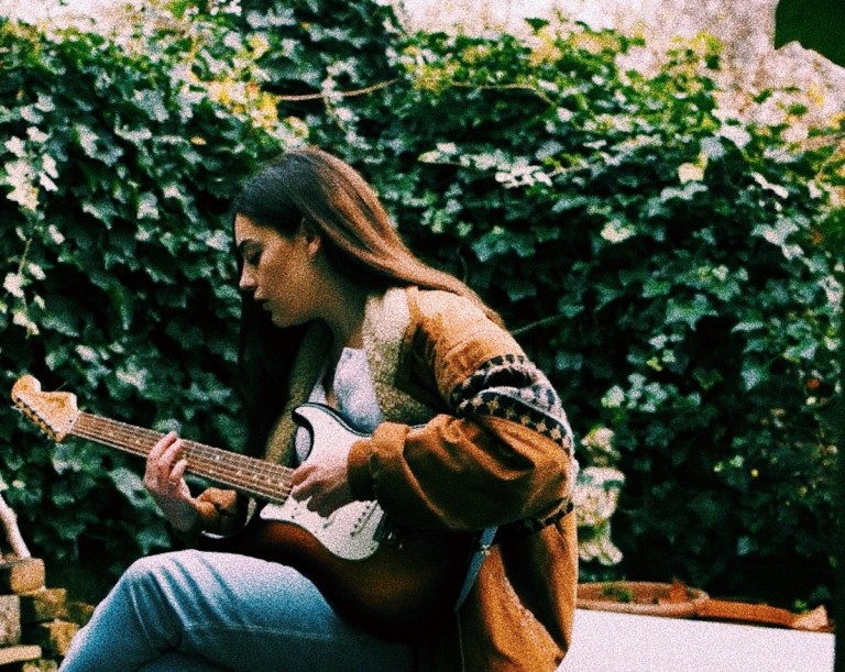 Eleni Drake casts off a scumbag with dreamy, candid R&B number "4 ...