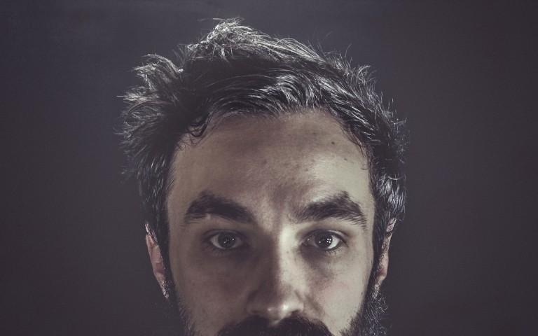 Jesiah embodies the scorching rays of summer with debut track “Walls”