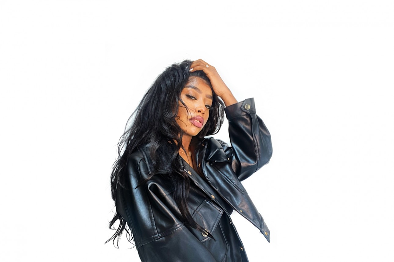 KAMILLE teams up with Ebenezer for new single "Somebody" | Best Fit