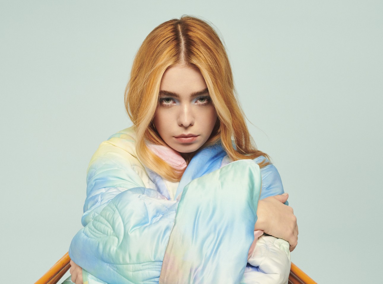 L Devine is searching for excitement on her latest single “Boring People”