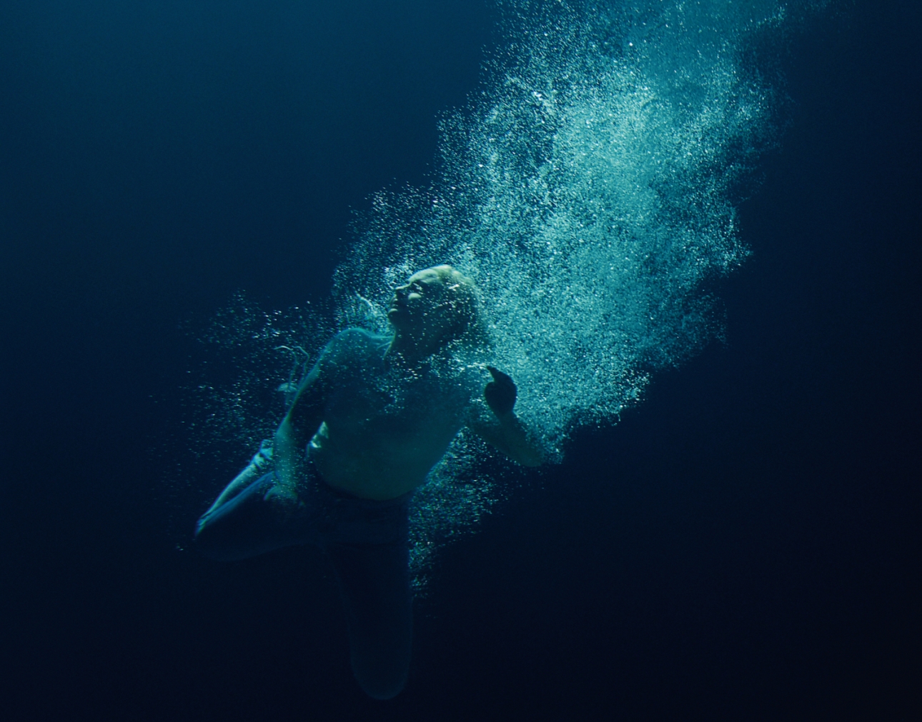 Låpsley announces second album with lead single “Womxn”