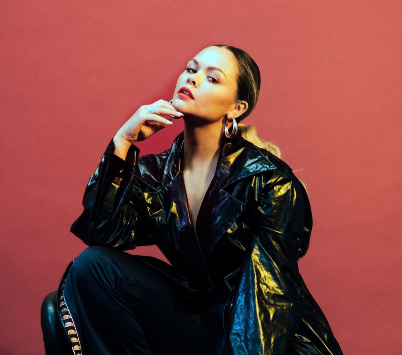 British-Cambodian singer Liza Owen is electrifying on lust-fuelled new ...