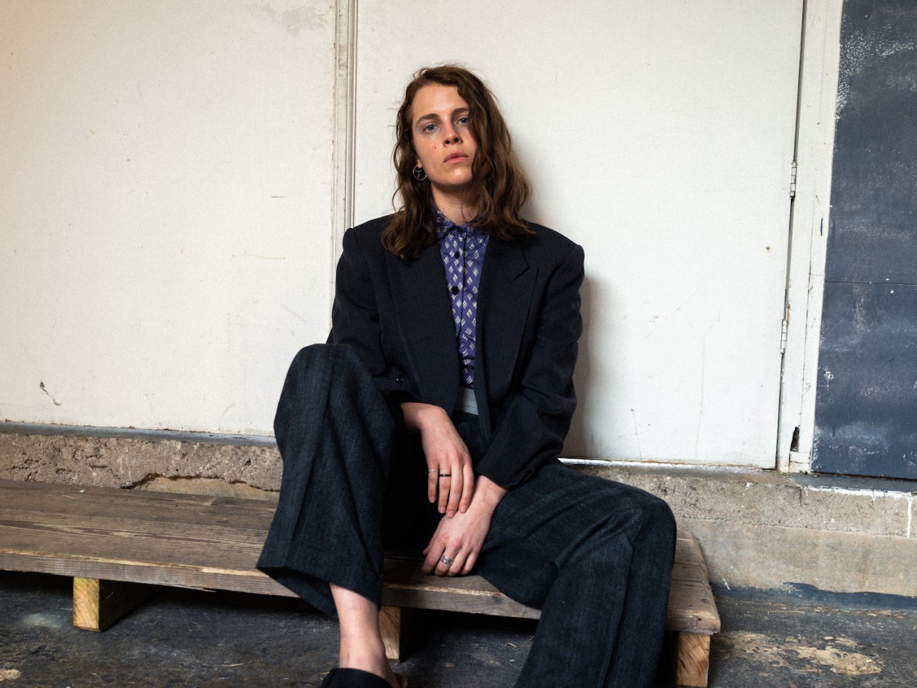 Marika Hackman to play acoustic solo set at Stand Up To Cancer London show