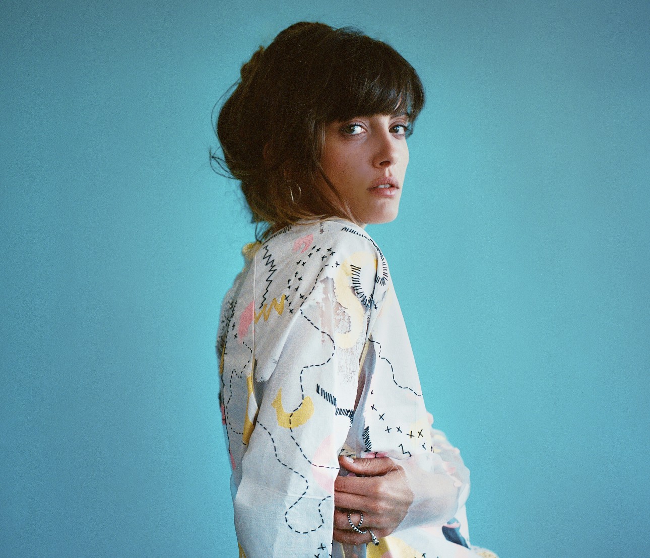 Noga Erez airs her “Balkada” visuals and reflects on a 2017 full of ...