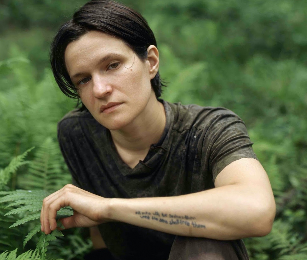 Adrianne Lenker releases tender new solo song “dragon eyes”