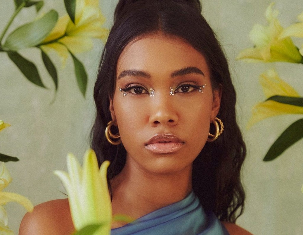 Amber Mark unveils new cut “Worth It” as first preview of debut album