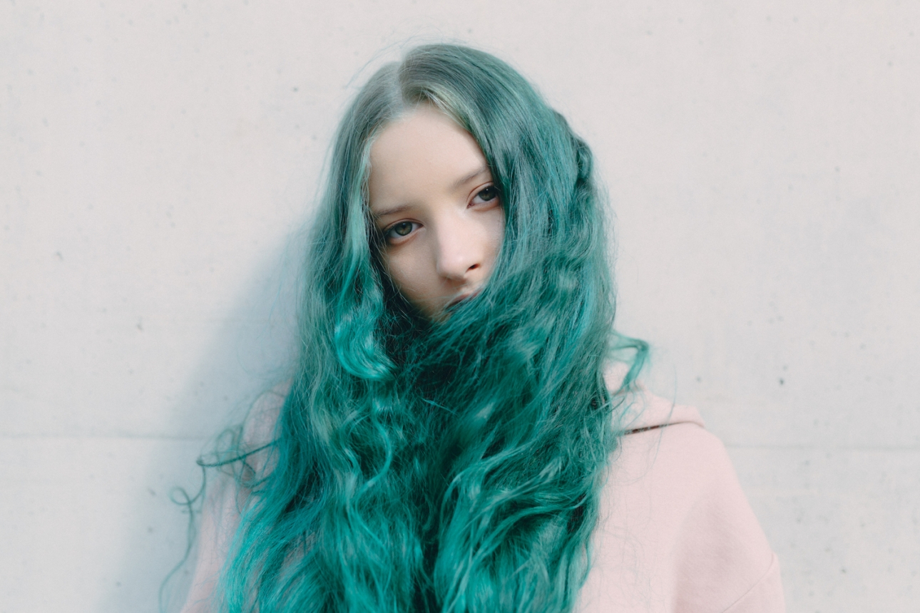 Au/Ra shares new track “Emoji”