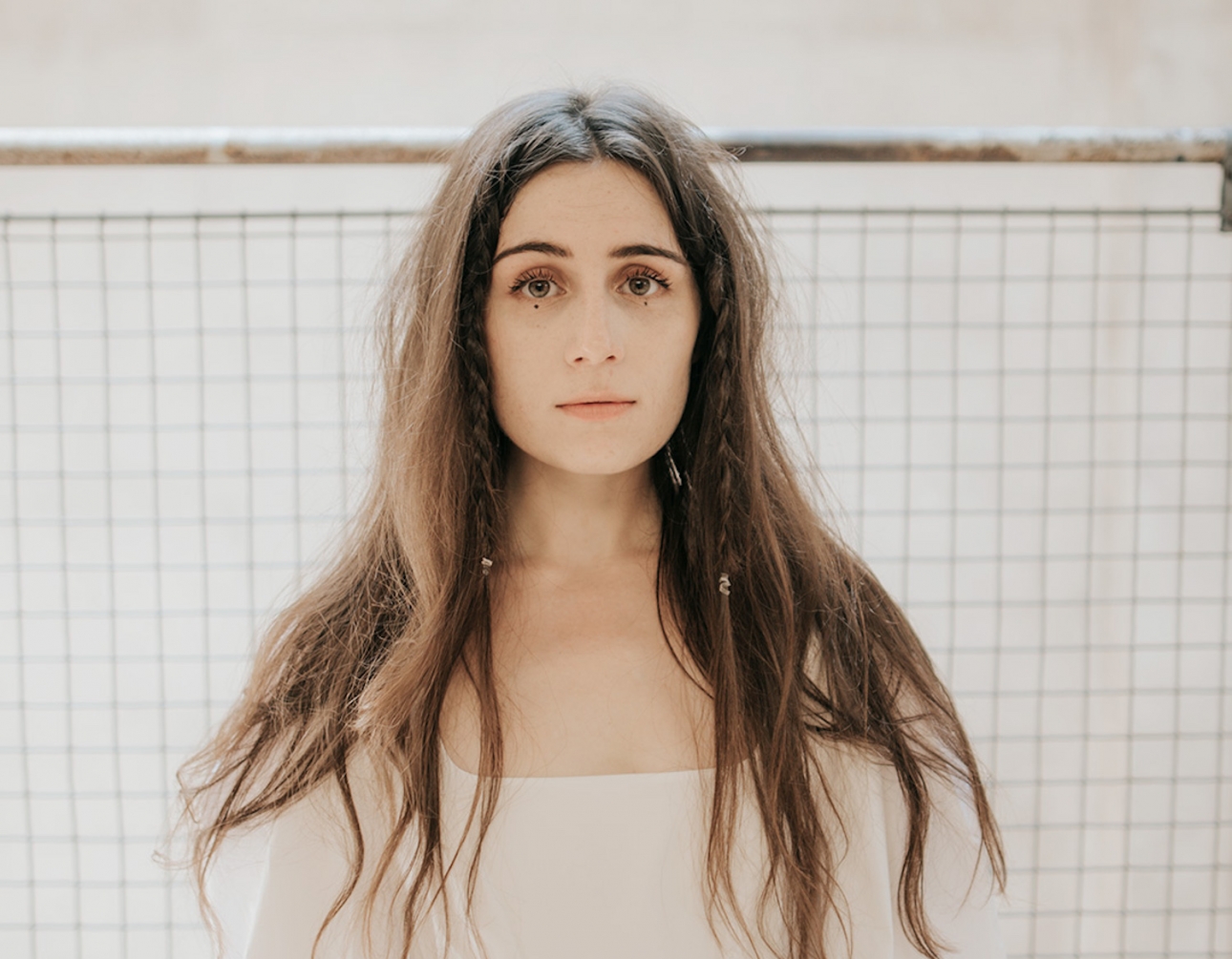 dodie previews debut album with fourth single “I Kissed Someone (It ...