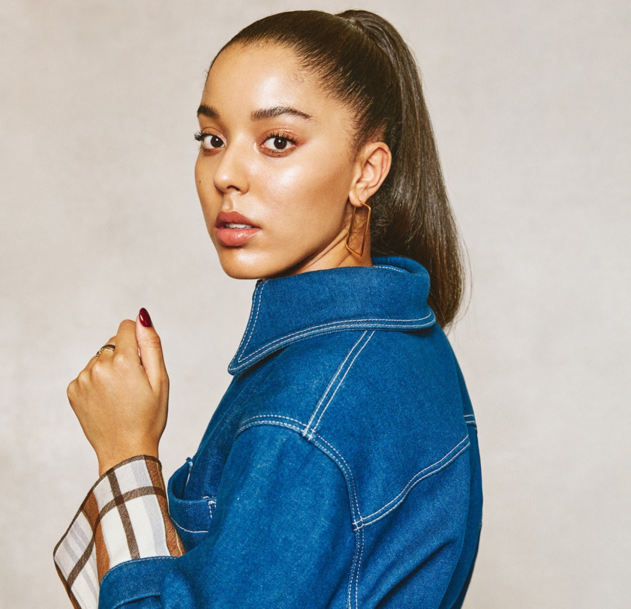 Grace Carter returns with powerful new single “Heal Me”