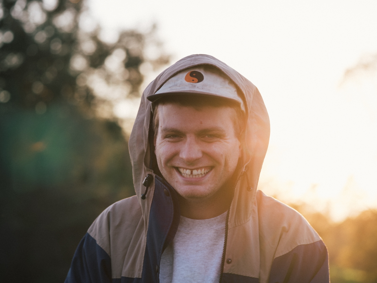 Mac DeMarco needs an assistant with excellent dank meme-creation skills