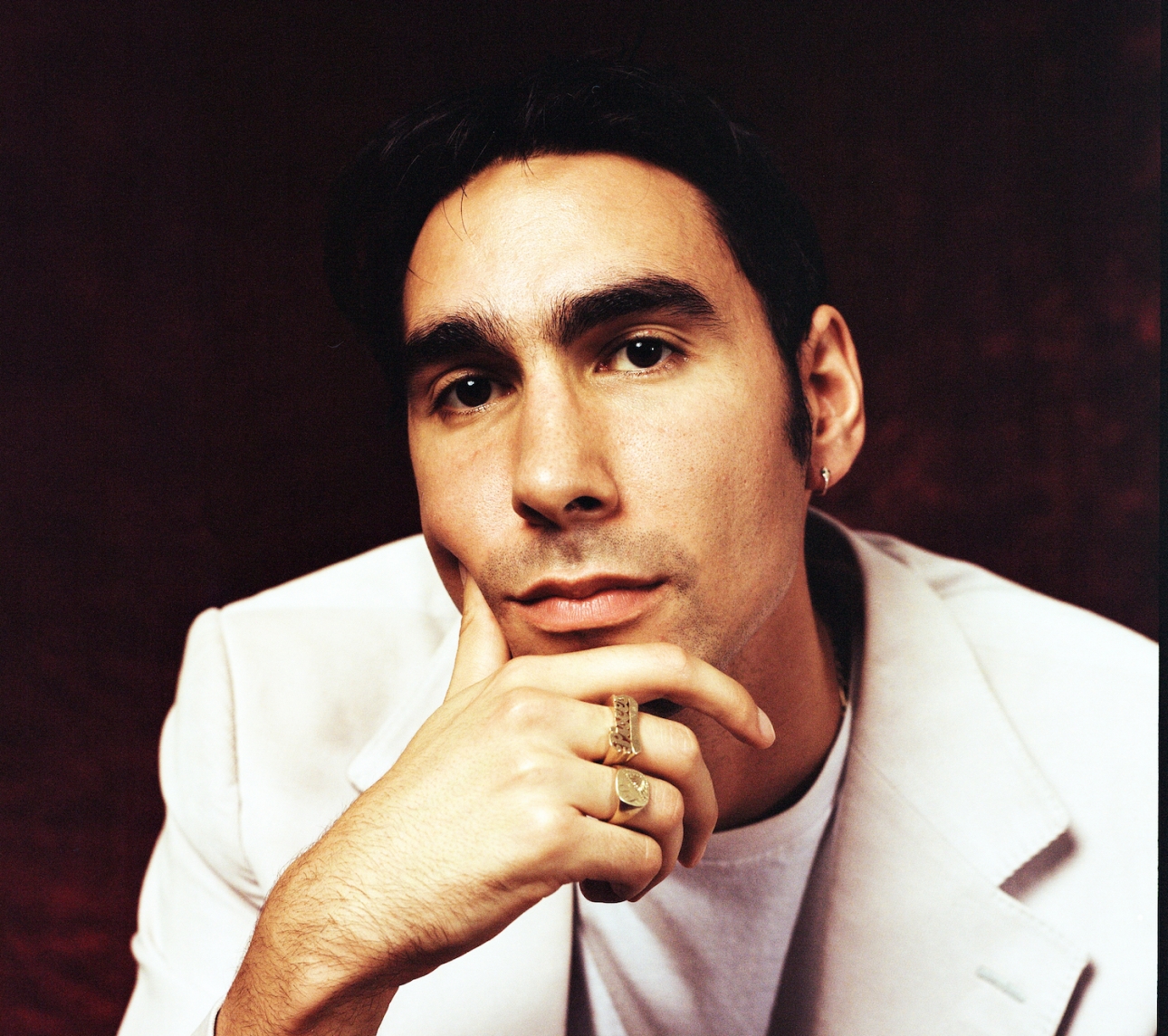 Oscar Scheller unveils new track “Famous Enough to Die”