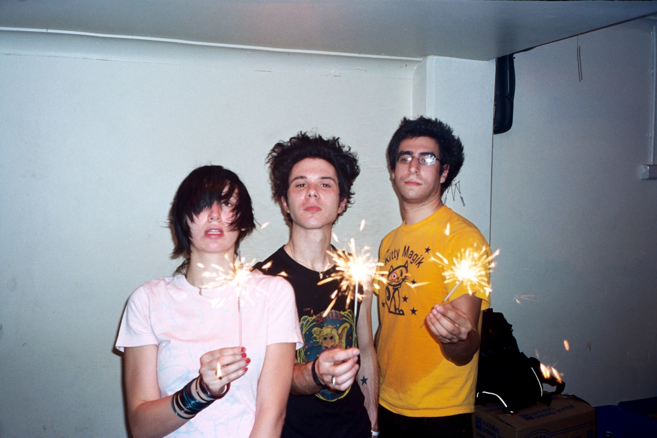Yeah Yeah Yeahs detail Fever To Tell reissue and share unreleased track ...