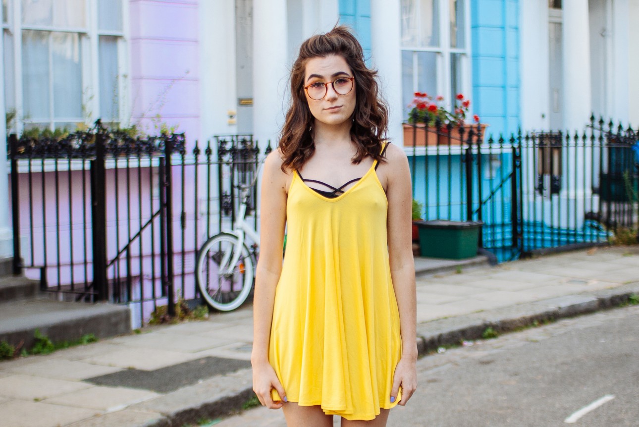 YouTuber Dodie shares acoustic version of “When” ahead of EP release