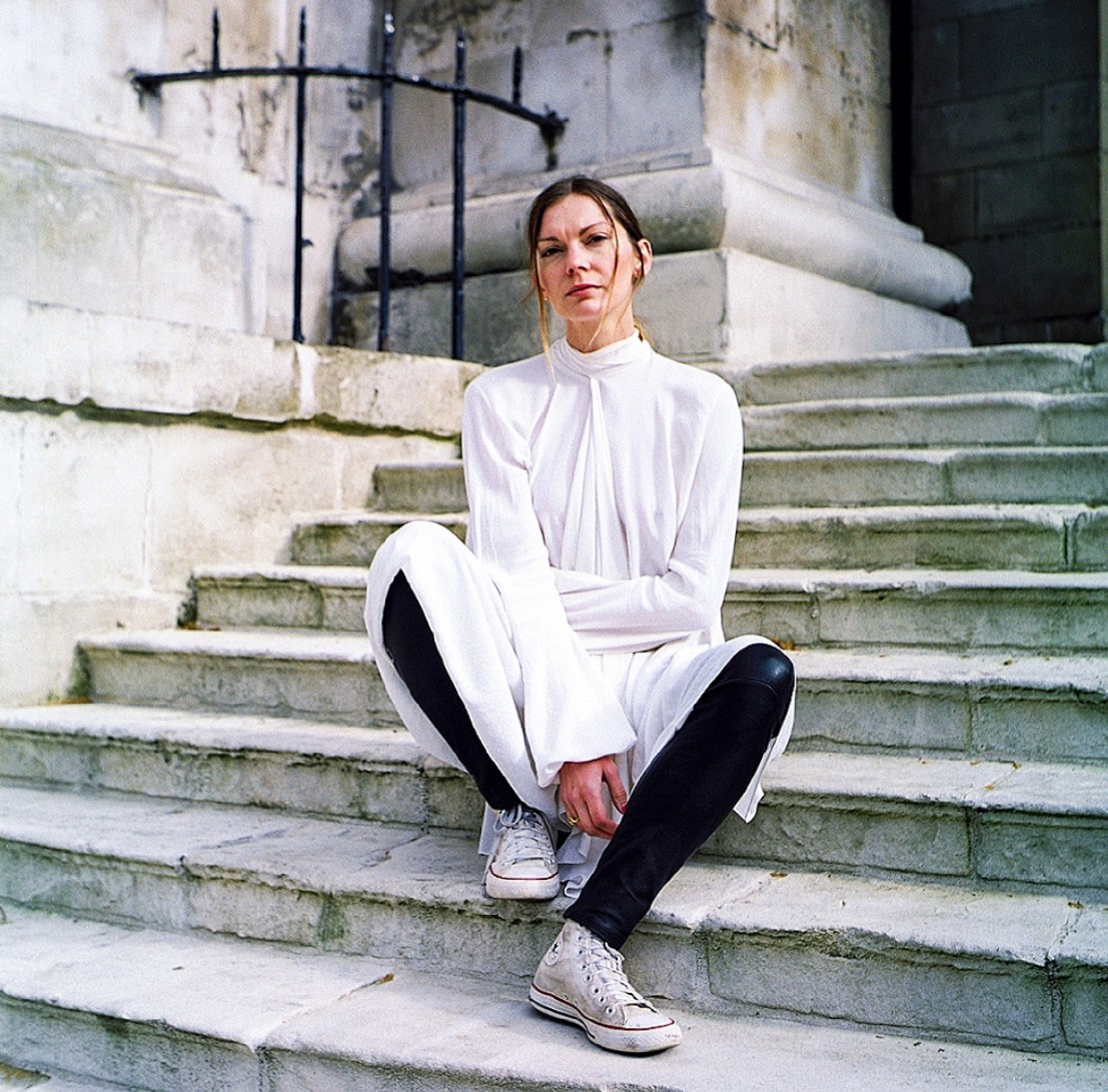 INTERVIEW: Rosie Lowe – Resistance is futile