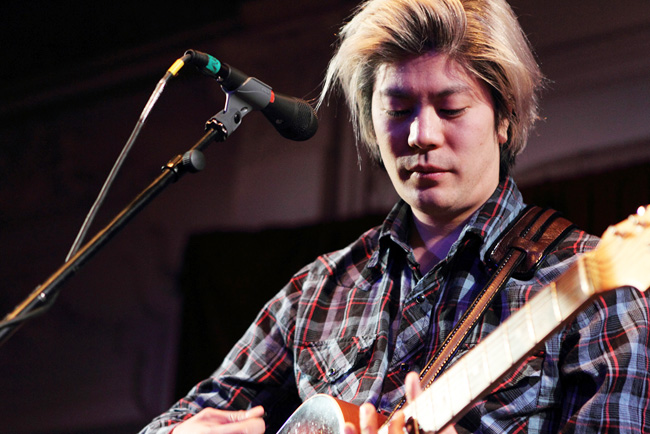 Terrific captures of James Iha at Bush Hall