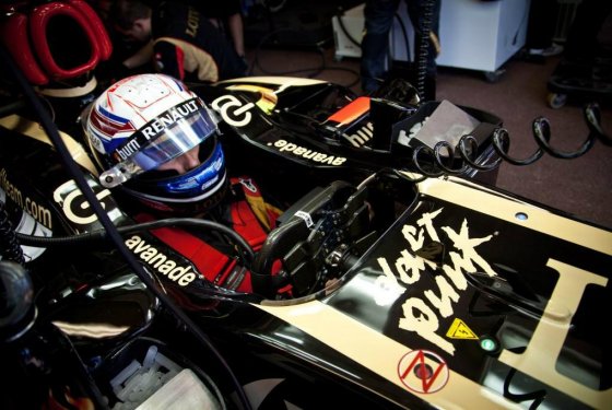 Daft Punk sponsor a Formula 1 racing car