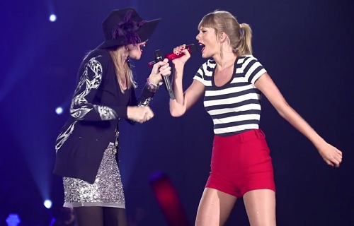 Taylor Swift duets with Carly Simon for 'You're So Vain' | The Line of ...