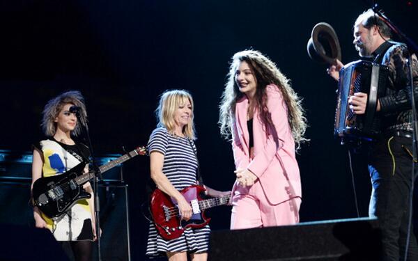 Watch Lorde, Kim Gordon, St. Vincent and Joan Jett performing with ...